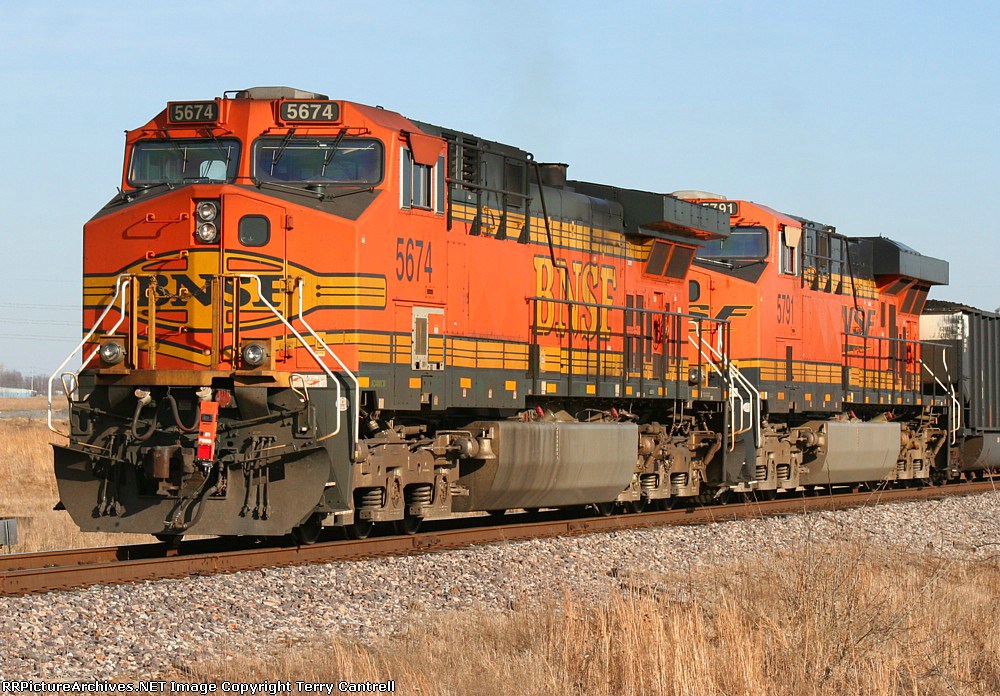 BNSF 5674